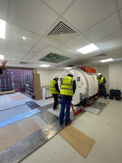 New MRI scanner delivered to Scunthorpe Hospital - Northern ...